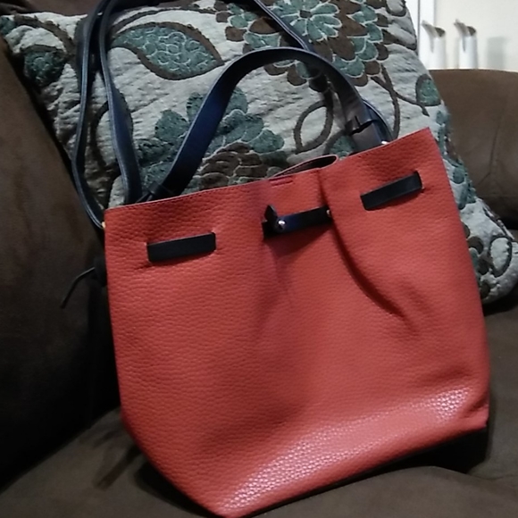 no brand | Bags | Boutique Style Bag In Rust And Black | Poshmark